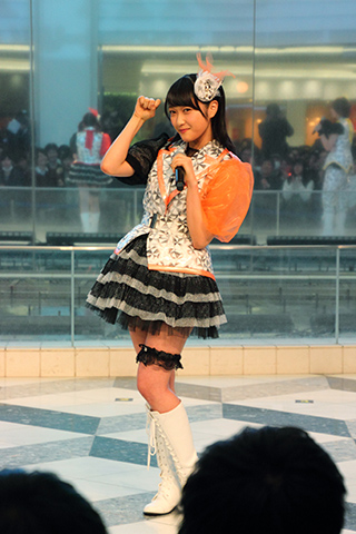 2年半ぶりの噴水広場で、新しい思い出がまたひとつ。i☆Ris 15thシングル「Memorial」発売記念リリースイベントレポート！ – 画像一覧（1/10） – リスアニ！ – アニメ ...