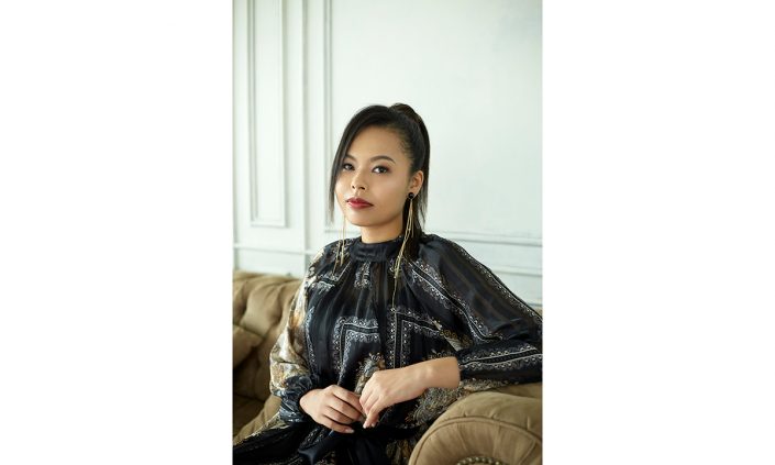 『進撃の巨人』の挿入歌を歌う注目のシンガー・エリアンナ（Eliana）が16年ぶりとなるミニアルバム『Sincerely yours,』を ...